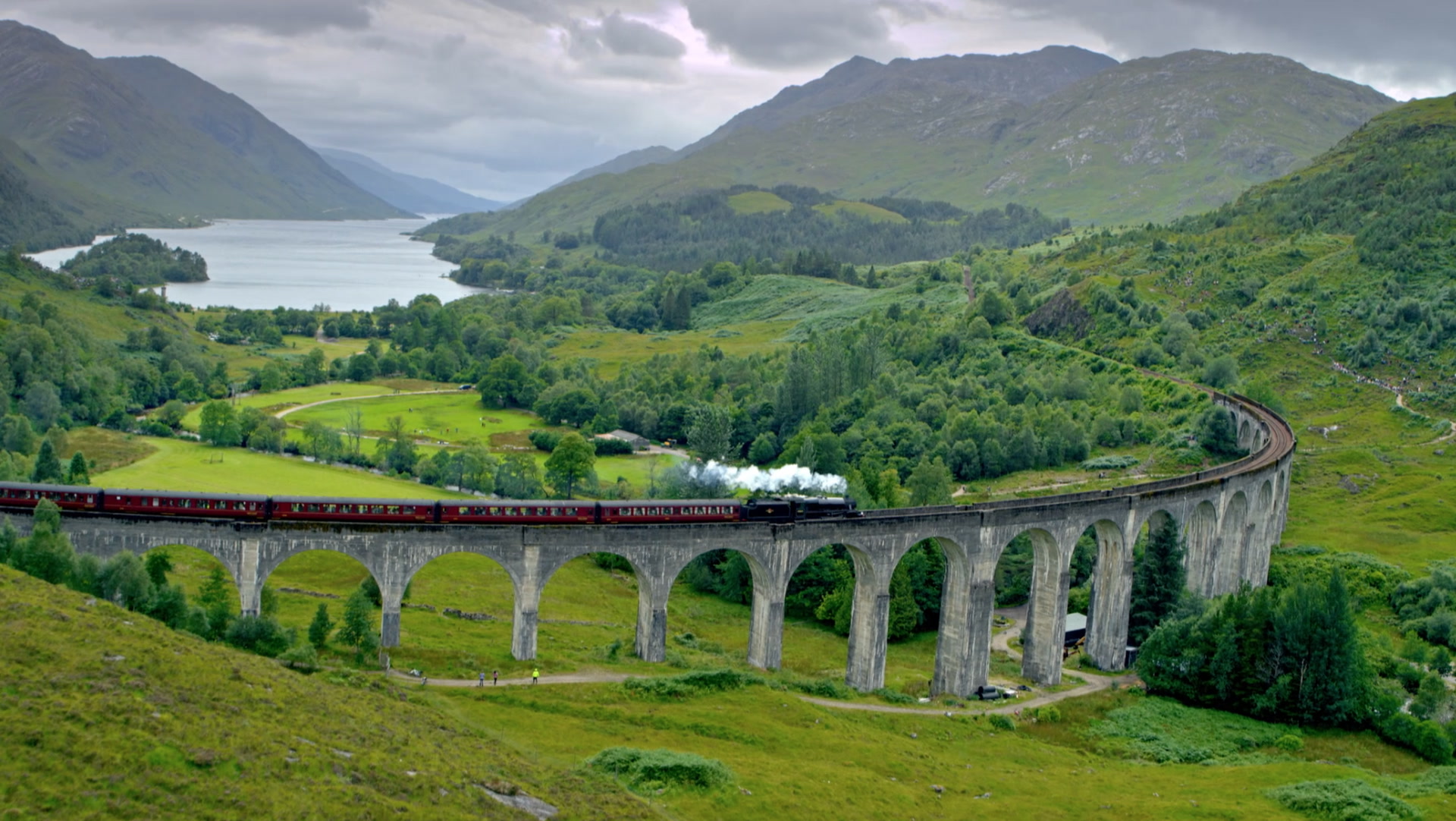 This Magical Train Ride Was Used in a Harry Potter Film Smithsonian ...